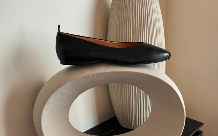 Fashion editor approved shockingly comfortable orthopedic shoes – dr LIZA