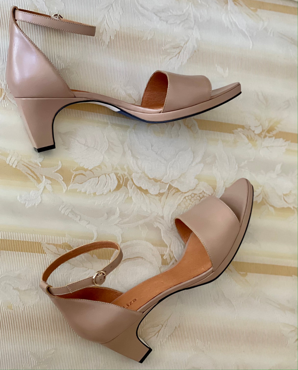 dr LIZA sneaker sandal - GOLDEN SAND | the most comfortable low heel sandals